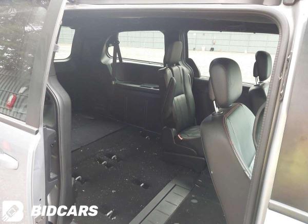 Grey Dodge Grand Caravan 2020 in Klaipeda, with an engine capacity of 3.60 L and mileage of 205 thousand km for 7500 €, photo 11 on AUTOMOTO.COM.LV
