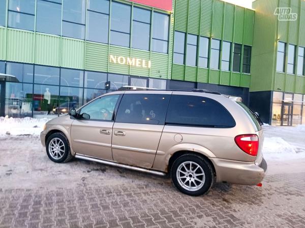 Dodge Grand Caravan 2006 in Marijampole, with an engine capacity of 3.80 L and mileage of 238 thousand km for 1100 €, photo 9 on AUTOMOTO.COM.LV