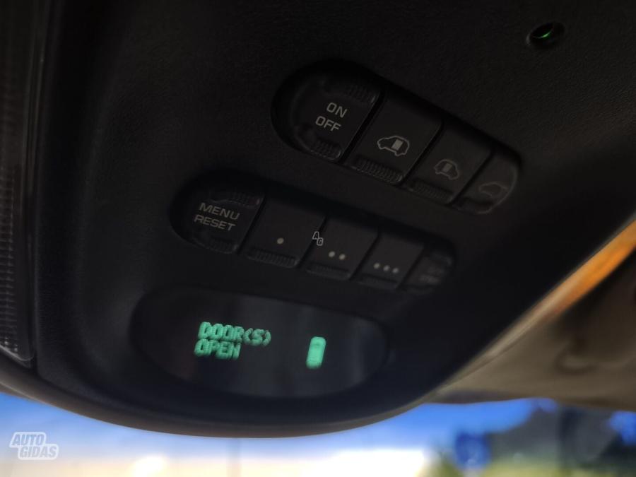 Dodge Grand Caravan 2006 in Siauliai, with an engine capacity of 3.80 L and mileage of 200 thousand km for 900 €, photo 14 on AUTOMOTO.COM.LV