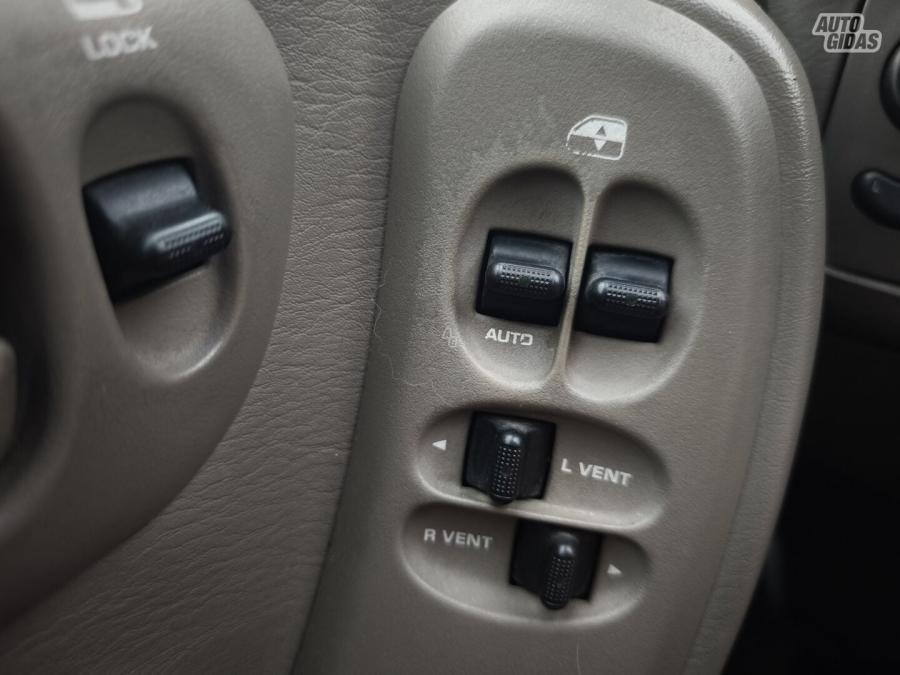 Dodge Grand Caravan 2006 in Siauliai, with an engine capacity of 3.80 L and mileage of 200 thousand km for 900 €, photo 15 on AUTOMOTO.COM.LV