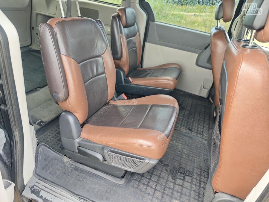 Dodge Grand Caravan 2009 in Vilnius, with an engine capacity of 3.30 L and mileage of 265 thousand km for 2500 €, photo 10 on AUTOMOTO.COM.LV