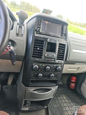 Dodge Grand Caravan 2009 in Vilnius, with an engine capacity of 3.30 L and mileage of 265 thousand km for 2500 €, photo 12 on AUTOMOTO.COM.LV