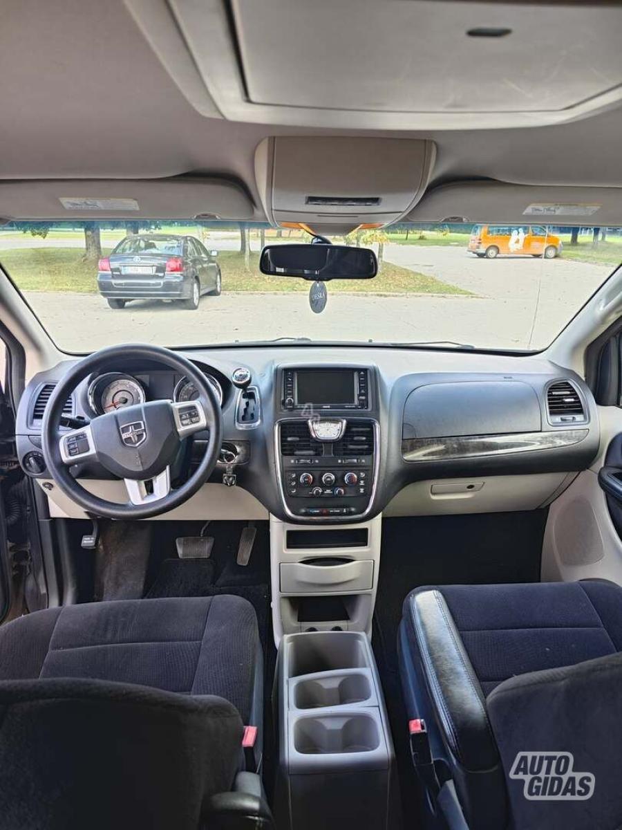 Dodge Grand Caravan 2011 in Kaunas, with an engine capacity of 3.60 L and mileage of 365 thousand km for 2200 €, photo 5 on AUTOMOTO.COM.LV