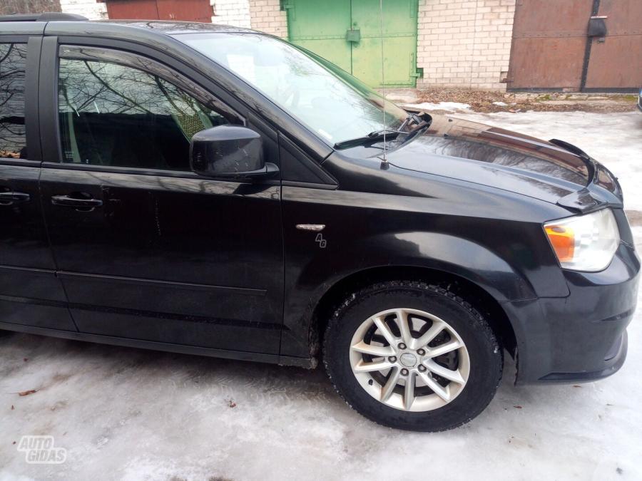 Dodge Grand Caravan 2015 in Vilnius, with an engine capacity of 3.60 L and mileage of 416 thousand km for 4000 €, photo 1 on AUTOMOTO.COM.LV