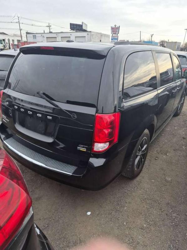 Dodge Grand Caravan 2018 in Siauliai, with an engine capacity of 3.60 L and mileage of 113 thousand km for 5500 €, photo 4 on AUTOMOTO.COM.LV