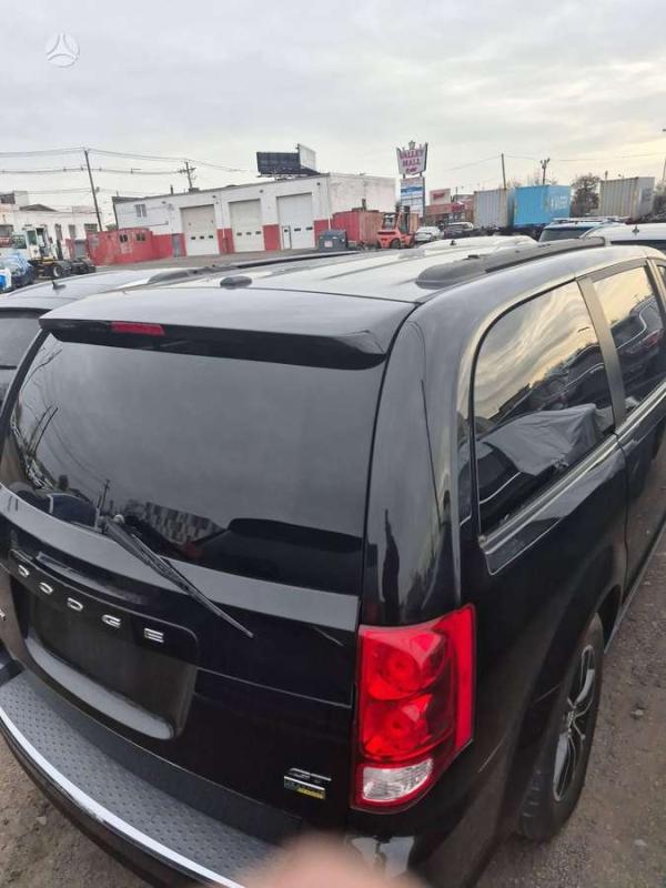 Dodge Grand Caravan 2018 in Siauliai, with an engine capacity of 3.60 L and mileage of 113 thousand km for 5500 €, photo 10 on AUTOMOTO.COM.LV