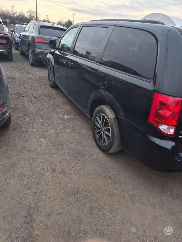 Dodge Grand Caravan 2018 in Siauliai, with an engine capacity of 3.60 L and mileage of 113 thousand km for 5500 €, photo 11 on AUTOMOTO.COM.LV