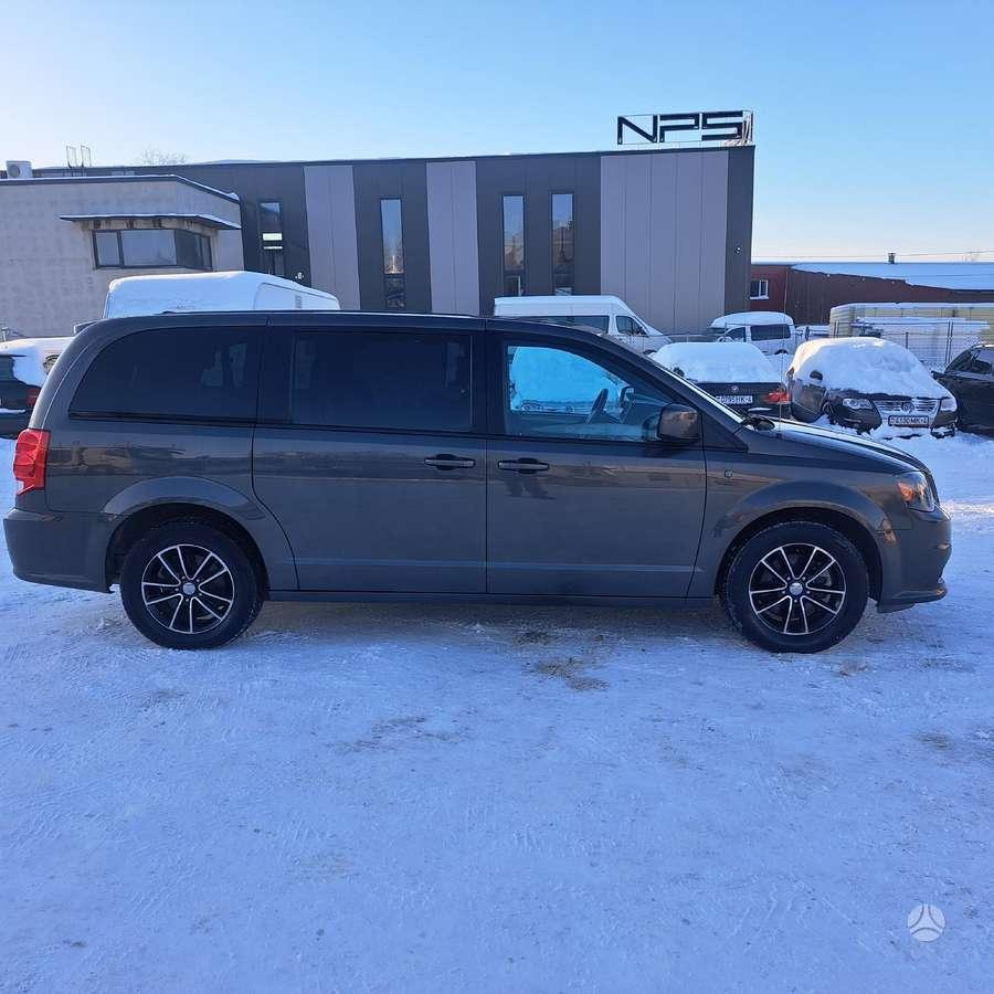 Dodge Grand Caravan 2018 in Siauliai, with an engine capacity of 3.60 L and mileage of 228 thousand km for 8950 €, photo 3 on AUTOMOTO.COM.LV