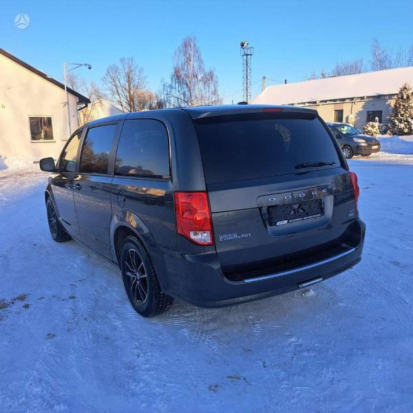 Dodge Grand Caravan 2018 in Siauliai, with an engine capacity of 3.60 L and mileage of 228 thousand km for 8950 €, photo 6 on AUTOMOTO.COM.LV