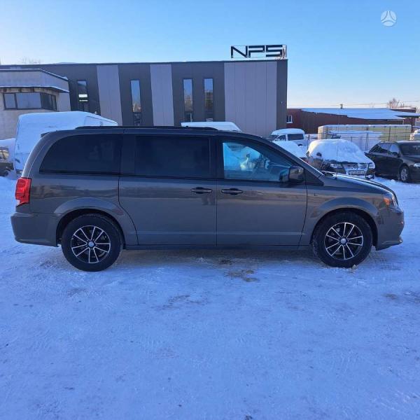 Dodge Grand Caravan 2018 in Siauliai, with an engine capacity of 3.60 L and mileage of 231 thousand km for 8950 €, photo 3 on AUTOMOTO.COM.LV