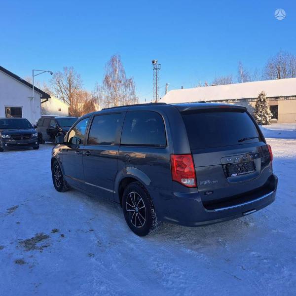 Dodge Grand Caravan 2018 in Siauliai, with an engine capacity of 3.60 L and mileage of 231 thousand km for 8950 €, photo 6 on AUTOMOTO.COM.LV