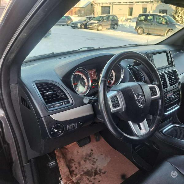 Dodge Grand Caravan 2018 in Siauliai, with an engine capacity of 3.60 L and mileage of 231 thousand km for 8950 €, photo 10 on AUTOMOTO.COM.LV