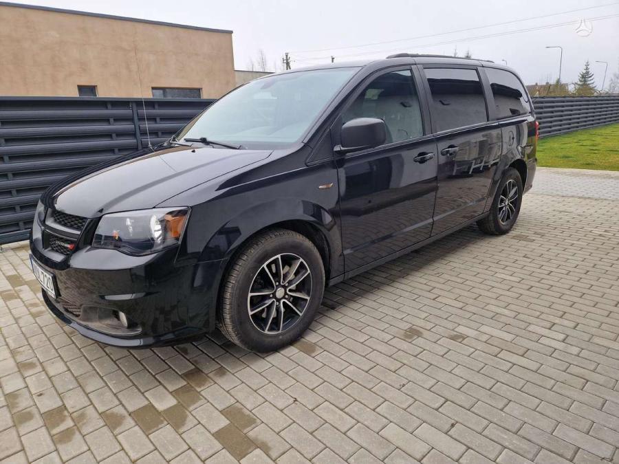 Dodge Grand Caravan 2019 in Siauliai, with an engine capacity of 3.60 L and mileage of 174 thousand km for 9900 €, photo 1 on AUTOMOTO.COM.LV