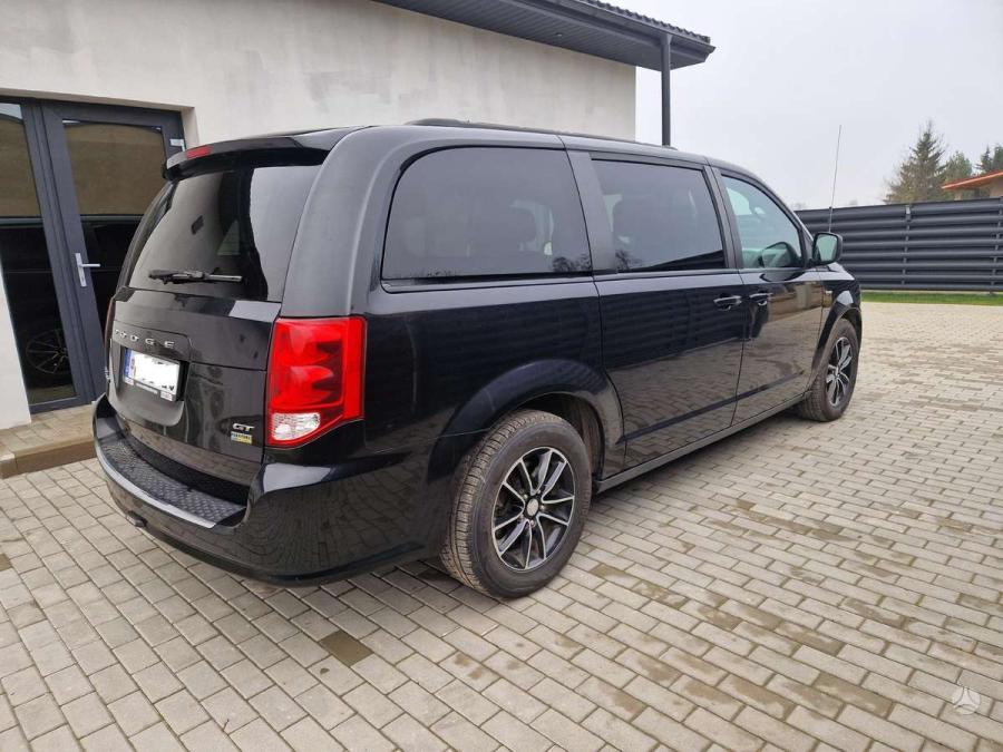 Dodge Grand Caravan 2019 in Siauliai, with an engine capacity of 3.60 L and mileage of 174 thousand km for 9900 €, photo 6 on AUTOMOTO.COM.LV