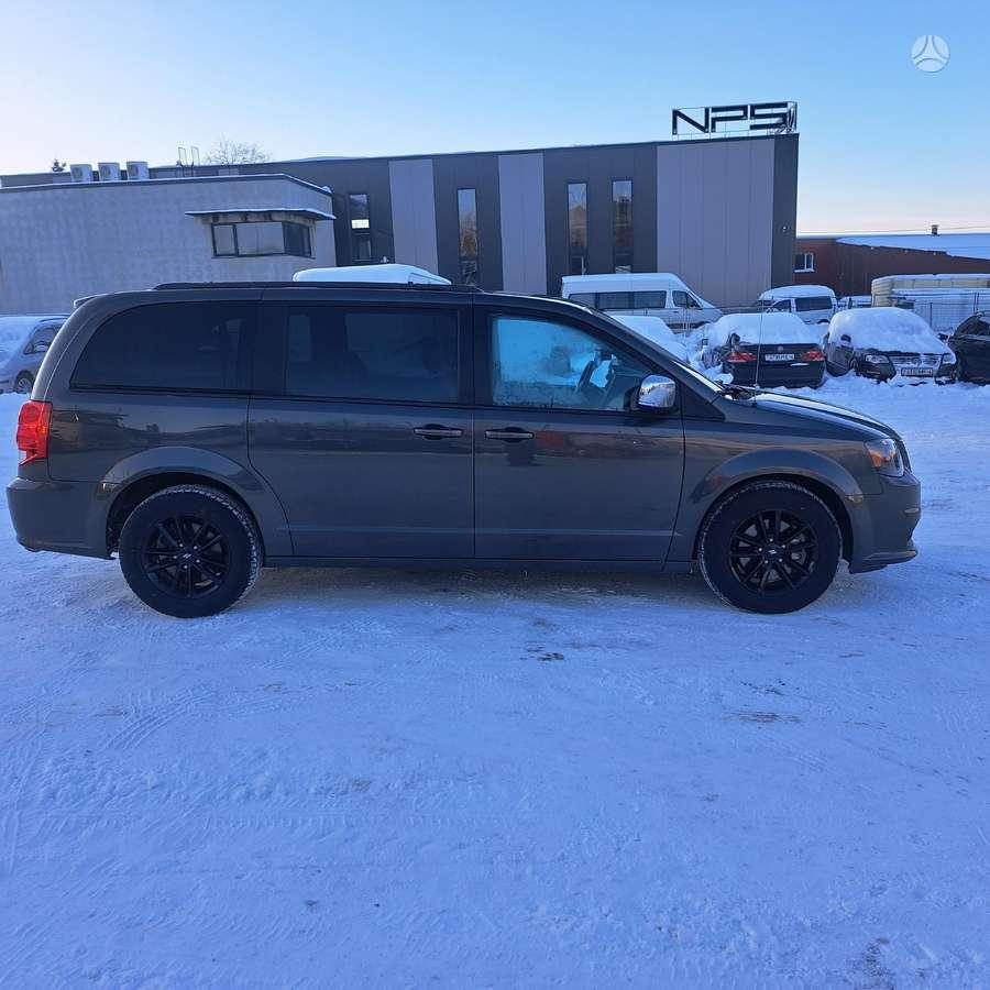 Dodge Grand Caravan 2019 Šauļi, ar dzinēja tilpumu 3.60 L un nobraukumu 204 tūkst. km par 10850 €, foto 3 vietnē AUTOMOTO.COM.LV