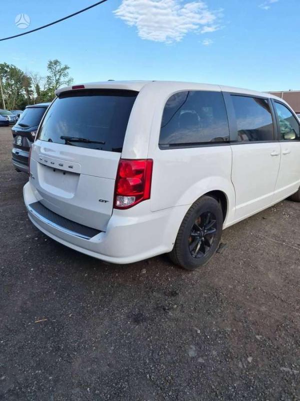 Dodge Grand Caravan 2020 in Siauliai, with an engine capacity of 3.60 L and mileage of 129 thousand km for 5500 €, photo 1 on AUTOMOTO.COM.LV