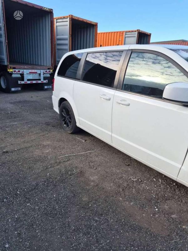 Dodge Grand Caravan 2020 in Siauliai, with an engine capacity of 3.60 L and mileage of 129 thousand km for 5500 €, photo 2 on AUTOMOTO.COM.LV