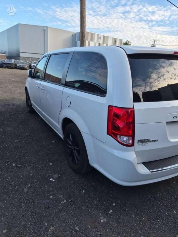 Dodge Grand Caravan 2020 in Siauliai, with an engine capacity of 3.60 L and mileage of 129 thousand km for 5500 €, photo 9 on AUTOMOTO.COM.LV