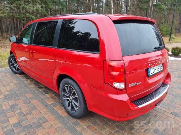 Додж Гранд Караван 2016 в Рига на AUTOMOTO.COM.LV Красный Додж Гранд Караван 2016 в Рига, объемом двигателя 3.60 л и пробегом 157 тыс. км за 8300 €, фото 4 на AUTOMOTO.COM.LV