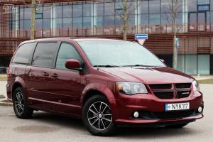 Red Dodge Grand Caravan 2017 in Klaipeda, with an engine capacity of 3.60 L and mileage of 197 thousand km for 10300 €, photo 3 on AUTOMOTO.COM.LV
