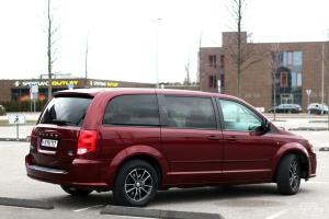 Red Dodge Grand Caravan 2017 in Klaipeda, with an engine capacity of 3.60 L and mileage of 197 thousand km for 10300 €, photo 5 on AUTOMOTO.COM.LV
