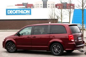 Red Dodge Grand Caravan 2017 in Klaipeda, with an engine capacity of 3.60 L and mileage of 197 thousand km for 10300 €, photo 8 on AUTOMOTO.COM.LV
