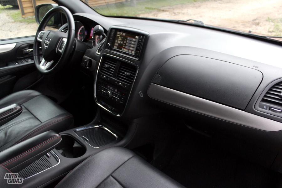 Red Dodge Grand Caravan 2017 in Klaipeda, with an engine capacity of 3.60 L and mileage of 197 thousand km for 10300 €, photo 13 on AUTOMOTO.COM.LV