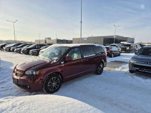 Red Dodge Grand Caravan 2019 in Siauliai, with an engine capacity of 3.60 L and mileage of 220 thousand km for 10300 €, photo 2 on AUTOMOTO.COM.LV