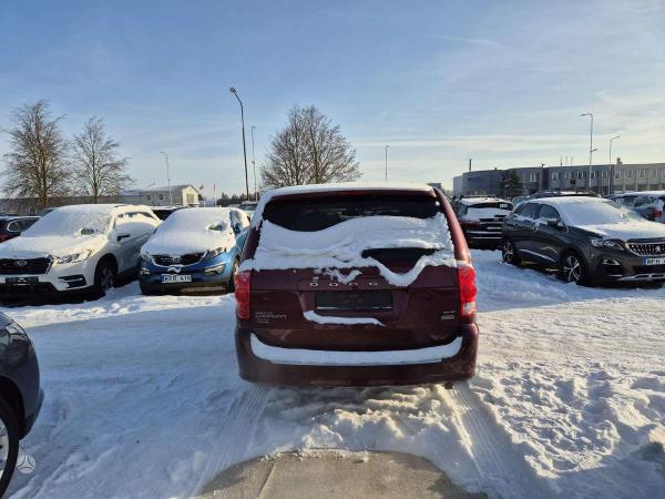 Sarkans Dodge Grand Caravan 2019 Šauļi, ar dzinēja tilpumu 3.60 L un nobraukumu 220 tūkst. km par 10300 €, foto 6 vietnē AUTOMOTO.COM.LV