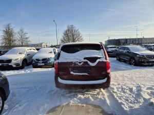 Red Dodge Grand Caravan 2019 in Siauliai, with an engine capacity of 3.60 L and mileage of 220 thousand km for 10300 €, photo 6 on AUTOMOTO.COM.LV