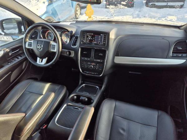 Sarkans Dodge Grand Caravan 2019 Šauļi, ar dzinēja tilpumu 3.60 L un nobraukumu 220 tūkst. km par 10300 €, foto 7 vietnē AUTOMOTO.COM.LV