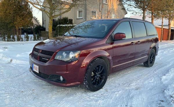 Red Dodge Grand Caravan 2019 in Siauliai, with an engine capacity of 3.60 L and mileage of 237 thousand km for 7400 €, photo 1 on AUTOMOTO.COM.LV
