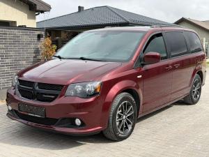 Sarkans Dodge Grand Caravan 2019 Šauļi, ar dzinēja tilpumu 3.60 L un nobraukumu 250 tūkst. km par 8850 €, foto  vietnē AUTOMOTO.COM.LV