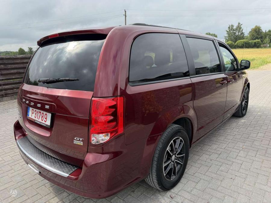 Красный Додж Гранд Караван 2019 в Шяуляй, объемом двигателя 3.60 л и пробегом 250 тыс. км за 8850 €, фото 8 на AUTOMOTO.COM.LV