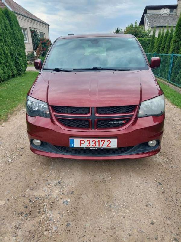 Red Dodge Grand Caravan 2019 in Kaunas, with an engine capacity of 0.00 L and mileage of 170 thousand km for 4500 €, photo 1 on AUTOMOTO.COM.LV