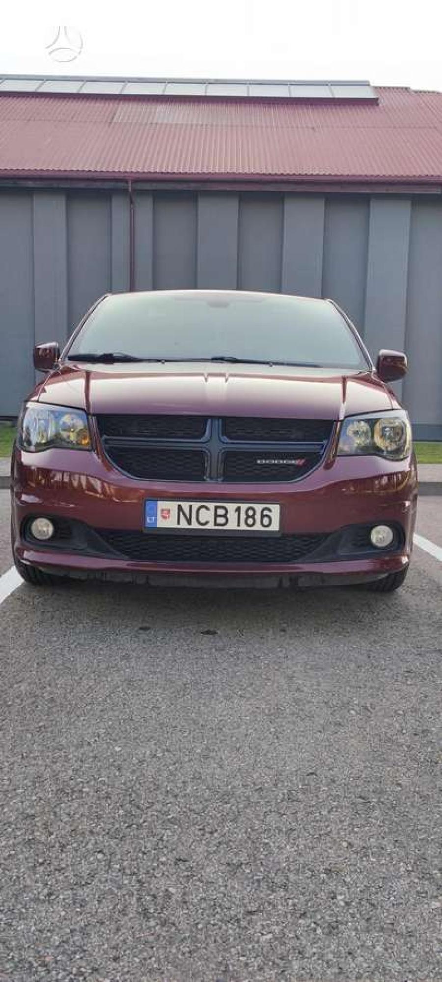 Red Dodge Grand Caravan 2019 in Kaunas, with an engine capacity of 3.60 L and mileage of 168 thousand km for 12500 €, photo 3 on AUTOMOTO.COM.LV