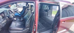 Red Dodge Grand Caravan 2019 in Kaunas, with an engine capacity of 3.60 L and mileage of 168 thousand km for 12500 €, photo 9 on AUTOMOTO.COM.LV