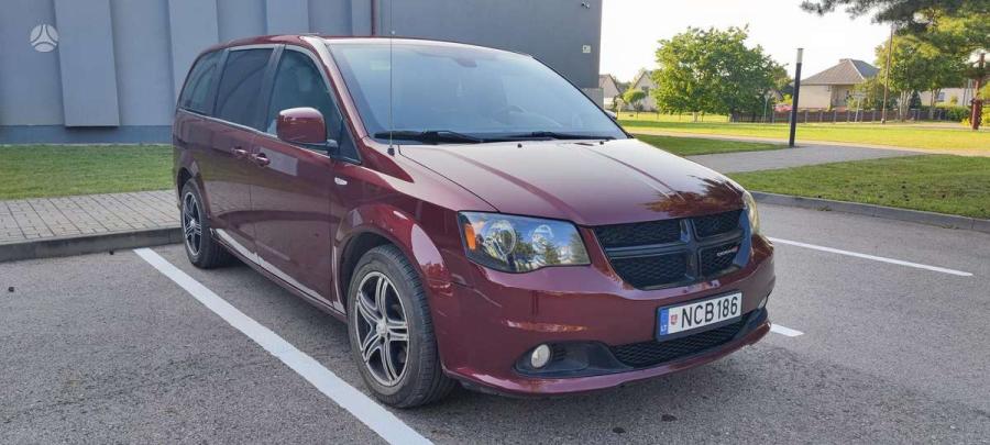 Red Dodge Grand Caravan 2019 in Kaunas, with an engine capacity of 3.60 L and mileage of 168 thousand km for 12500 €, photo 10 on AUTOMOTO.COM.LV