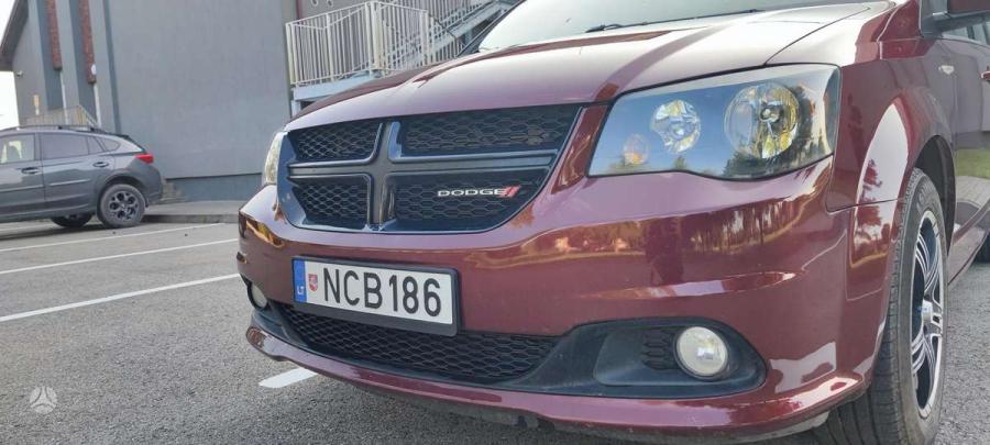 Red Dodge Grand Caravan 2019 in Kaunas, with an engine capacity of 3.60 L and mileage of 168 thousand km for 12500 €, photo 11 on AUTOMOTO.COM.LV