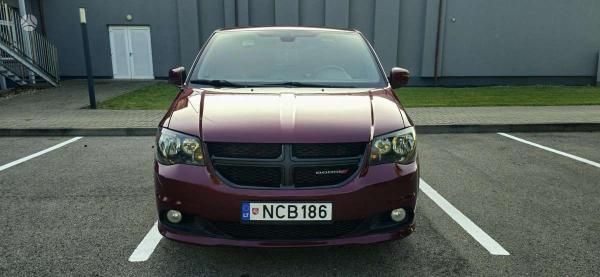 Dodge Grand Caravan 2019 Kauņa vietnē Sarkans Dodge Grand Caravan 2019 Kauņa, ar dzinēja tilpumu 3.60 L un nobraukumu 168 tūkst. km par 12500 €, foto 4 vietnē AUTOMOTO.COM.LV