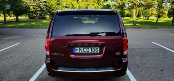 Dodge Grand Caravan 2019 Kauņa vietnē Sarkans Dodge Grand Caravan 2019 Kauņa, ar dzinēja tilpumu 3.60 L un nobraukumu 168 tūkst. km par 12500 €, foto 6 vietnē AUTOMOTO.COM.LV