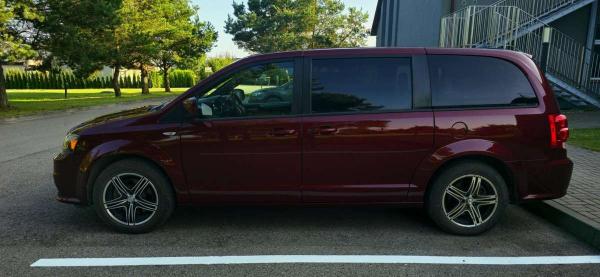 Dodge Grand Caravan 2019 Kauņa vietnē Sarkans Dodge Grand Caravan 2019 Kauņa, ar dzinēja tilpumu 3.60 L un nobraukumu 168 tūkst. km par 12500 €, foto 7 vietnē AUTOMOTO.COM.LV