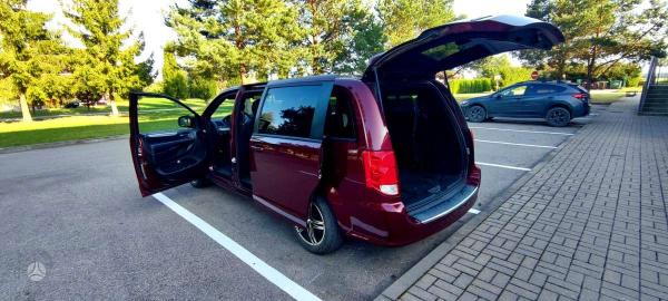 Dodge Grand Caravan 2019 Kauņa vietnē Sarkans Dodge Grand Caravan 2019 Kauņa, ar dzinēja tilpumu 3.60 L un nobraukumu 168 tūkst. km par 12500 €, foto 9 vietnē AUTOMOTO.COM.LV