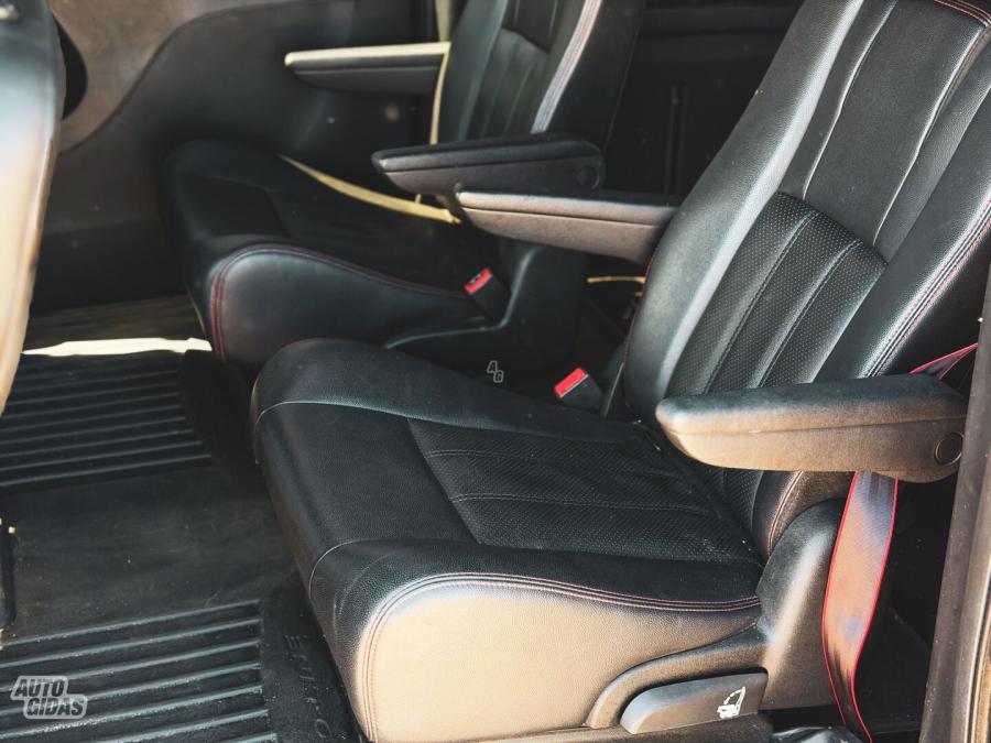 Violets Dodge Grand Caravan 2017 Šauļi, ar dzinēja tilpumu 3.60 L un nobraukumu 245 tūkst. km par 9599 €, foto 17 vietnē AUTOMOTO.COM.LV