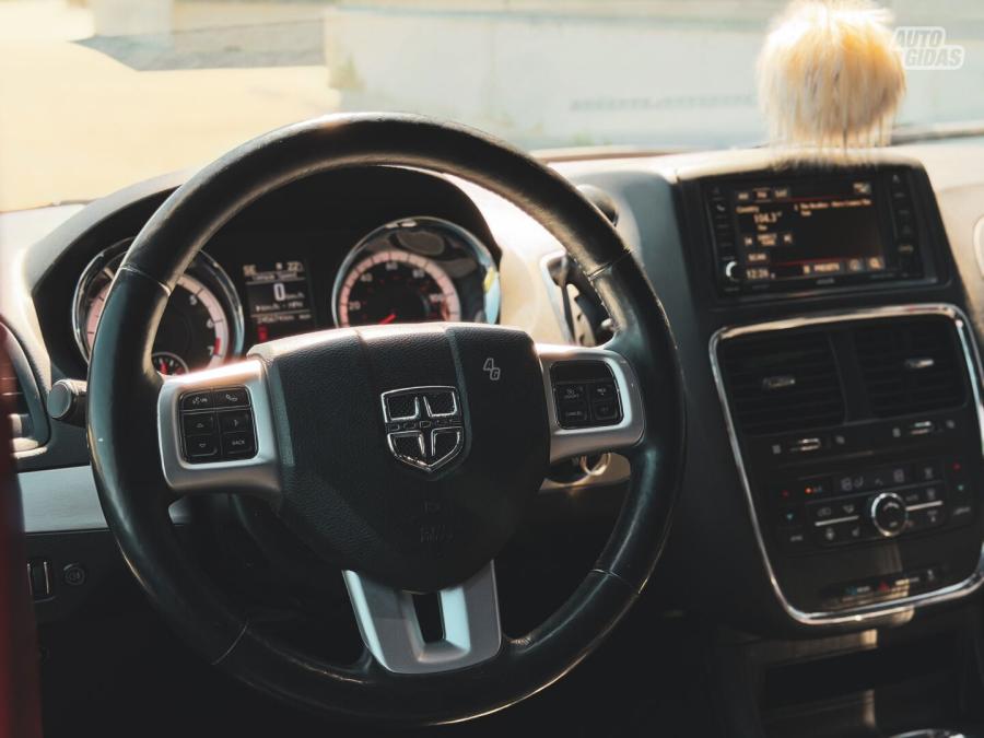 Violets Dodge Grand Caravan 2017 Šauļi, ar dzinēja tilpumu 3.60 L un nobraukumu 245 tūkst. km par 9599 €, foto 18 vietnē AUTOMOTO.COM.LV
