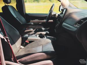 Violets Dodge Grand Caravan 2017 Šauļi, ar dzinēja tilpumu 3.60 L un nobraukumu 245 tūkst. km par 9599 €, foto 24 vietnē AUTOMOTO.COM.LV