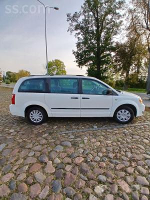 Balts Dodge Grand Caravan 2008 Daugavpils, ar dzinēja tilpumu 3.30 L un nobraukumu 268 tūkst. km par 1000 €, foto 3 vietnē AUTOMOTO.COM.LV