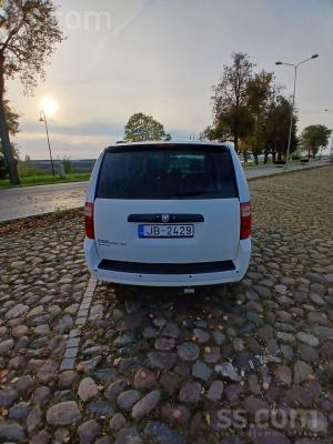 Balts Dodge Grand Caravan 2008 Daugavpils, ar dzinēja tilpumu 3.30 L un nobraukumu 268 tūkst. km par 1000 €, foto 4 vietnē AUTOMOTO.COM.LV