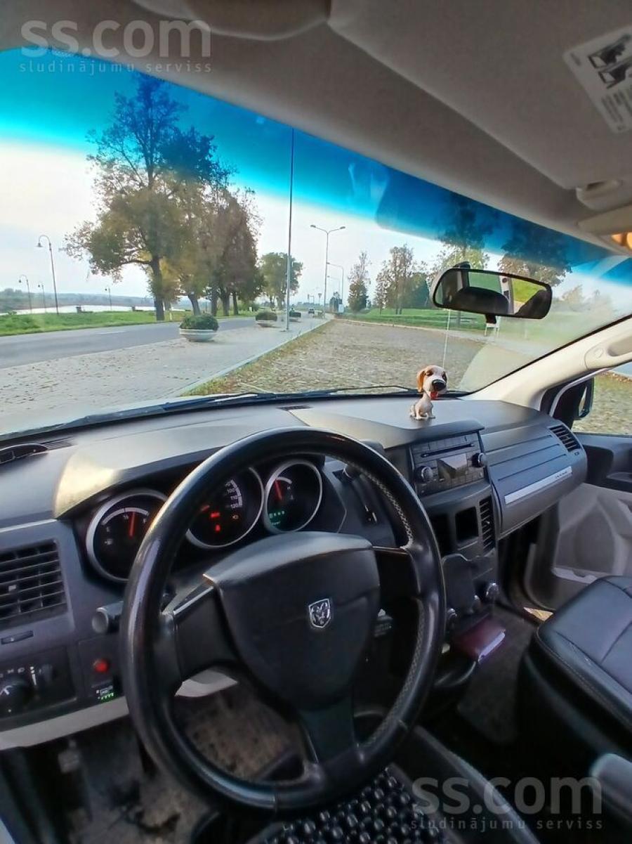 Balts Dodge Grand Caravan 2008 Daugavpils, ar dzinēja tilpumu 3.30 L un nobraukumu 268 tūkst. km par 1000 €, foto 9 vietnē AUTOMOTO.COM.LV