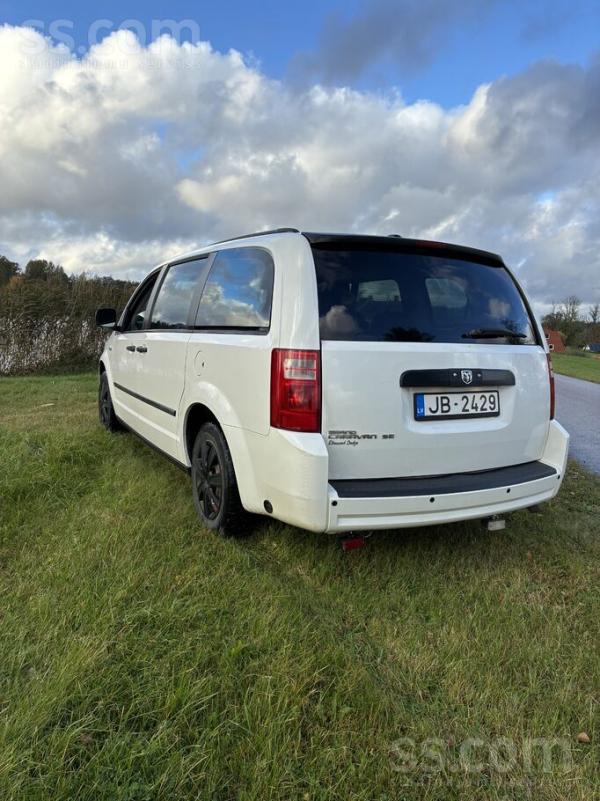 White Dodge Grand Caravan 2008 in Kuldiga, with an engine capacity of 3.30 L and mileage of 167 thousand km for 1800 €, photo 8 on AUTOMOTO.COM.LV